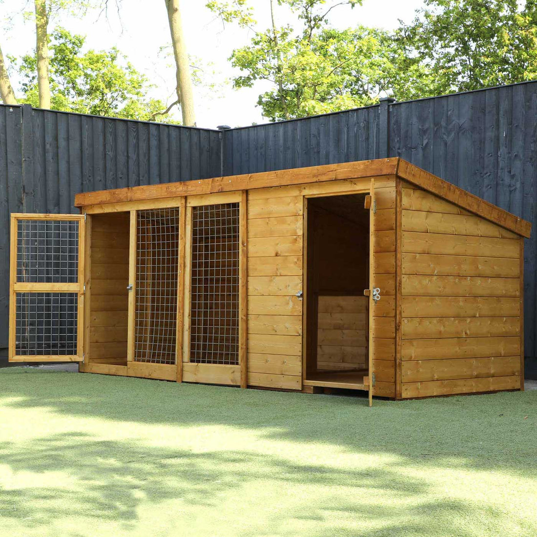 Mercia Berkshire Dog Kennel & Run - 10x4FT | Lords & Labradors
